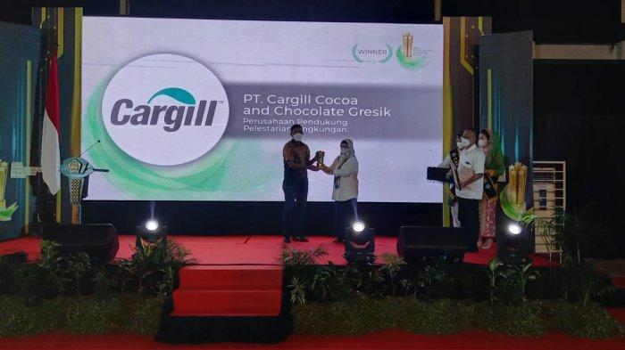 Berkontribusi Bagi Lingkungan Sekitar, PT Cargill Gresik Raih Giri Panca Suar Award PWI ...