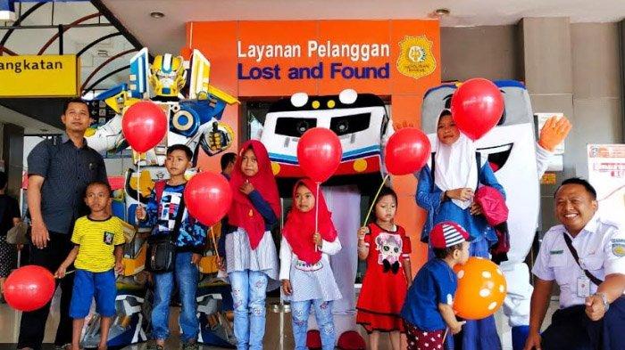 Sambut Hari Anak Nasional 2019, PT KAI Daop 8 Kenalkan Nilai Kepahlawanan Kepada Anak-Anak SD ...