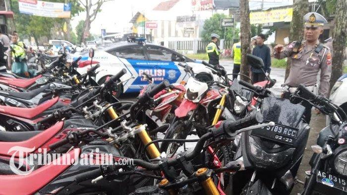 Gara-Gara Pakai Knalpot Brong, Puluhan Motor Pelajar di Tulungagung Dikandangkan Polisi ...