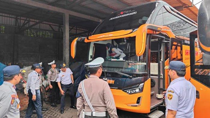 Pastikan Keamanan Jelang Nataru, Dishub Kota Kediri Gelar Ramp Check, Sasar Bus dan Angkutan ...