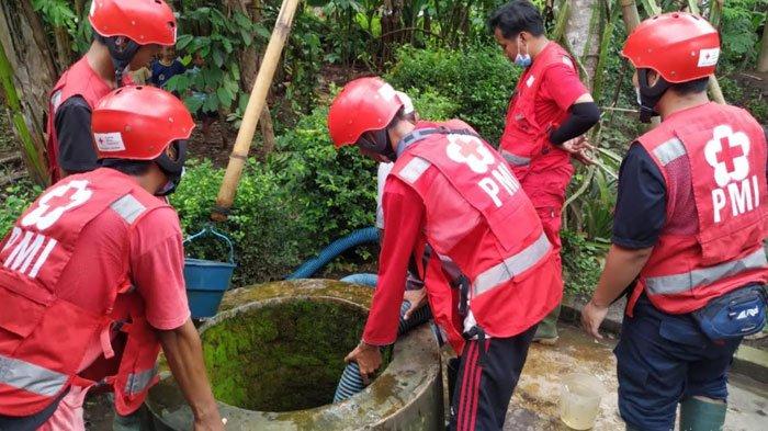 Puluhan Sumur Warga di Jember Kotor hingga Berbau Akibat Banjir, PMI ...