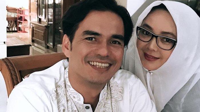 Sosok Teddy Syach Suami Rina Gunawan, Aktor & Anak dari Sutradara ...
