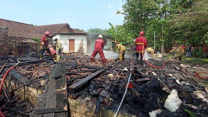 Rumah di Bojonegoro Terbakar Hebat hingga Rata dengan Tanah, Kerugian Capai Puluhan Juta Rupiah ...