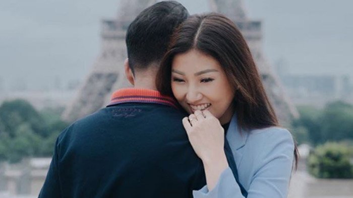 Gugat Cerai Sarwendah, Ruben Masih Bareng Istri Temani Thania di Sekolah, Postingan Medsos ...