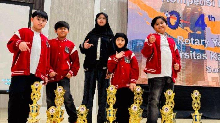 Boyong 10 Piala, Tim Robotik SD Islam Al-Azhar 35 Surabaya Beri ...