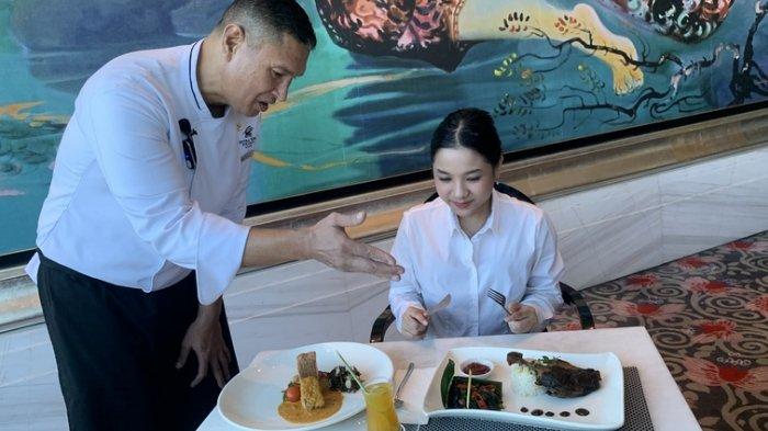 Semanggi Khas Surabaya dengan Salmon Saus Woku di Hotel Ciputra World ...