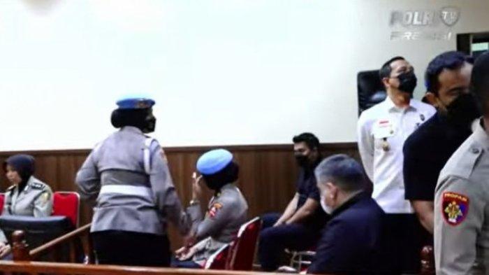 Sosok Polwan Nangis Tertunduk Lesu di Sidang Kode Etik Ferdy Sambo, Nama AKP Rita Yuliana ...