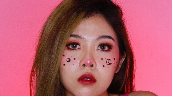 Sosok - Content Creator Ade Kumala Putri, Passion dan Hobi Jadi Manfaat - Tribunjatim.com