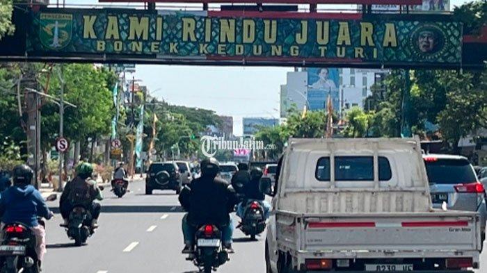 BOLA TERPOPULER: Tema Ulang Tahun Persebaya Ke-98 - Dicky Indriyana ...