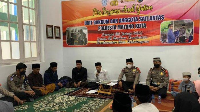 Sambut Tahun 2022, Unit Laka Lantas Polresta Malang Kota Gelar Doa Bersama dengan Anak Yatim ...