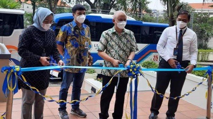 Bantu Kurangi Kemacetan, UK Petra Luncurkan Petra Shuttle Bus, Begini ...