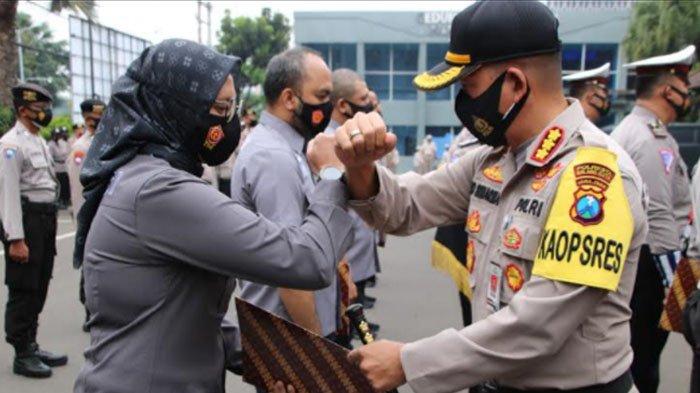 Berhasil Ungkap Kasus, Kasatresnarkoba dan Kasatlantas Polresta Malang Kota Dapat Piagam ...