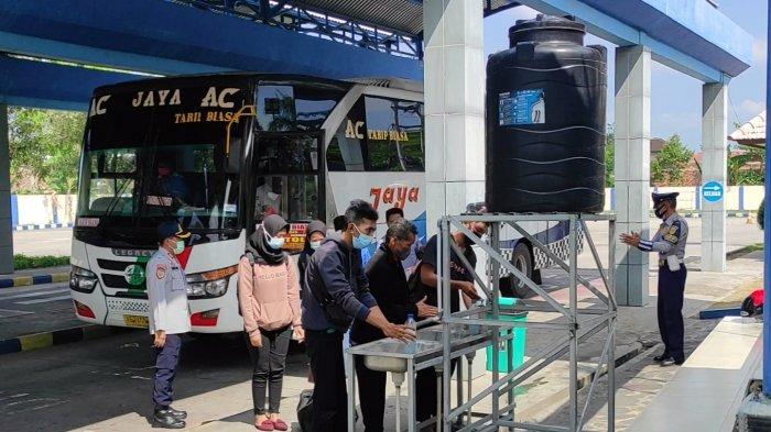 H-1 Idul Adha, Terminal Seloaji Ponorogo Sepi: Wajib Vaksin untuk ...