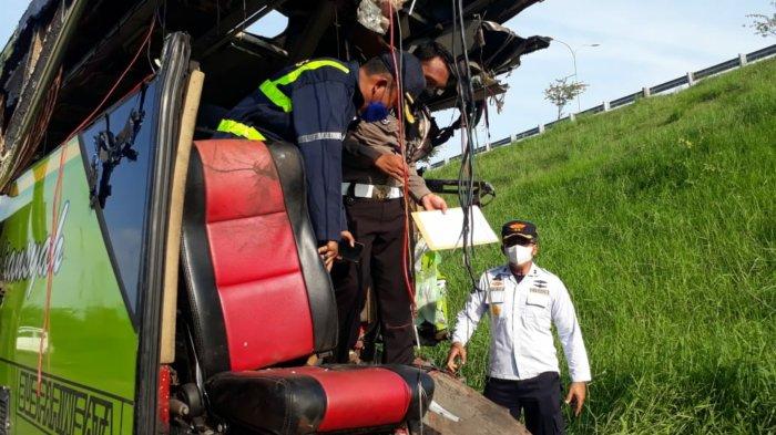 Bukan karena Kondisi Kendaraan, Terungkap Penyebab Kecelakaan Maut Bus di Tol Sumo - Tribunjatim.com