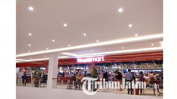 Jam Kerja, Transmart Rungkut Surabaya Tetap Ramai Pengunjung ...
