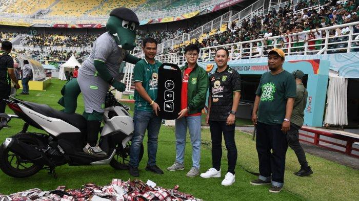 Bonita Asal Kebalen Wetan Full Senyum, Persebaya Menang lalu Bawa ...