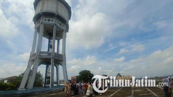 Melihat Lebih Dekat Tandon Air Raksasa Ikon Jember yang Jadi Wisata ...