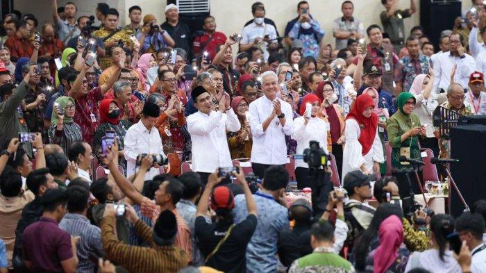 10 Tahun Pimpin Jateng, Ganjar Pranowo Sukses Turunkan Angka Kemiskinan 1 Juta Jiwa ...