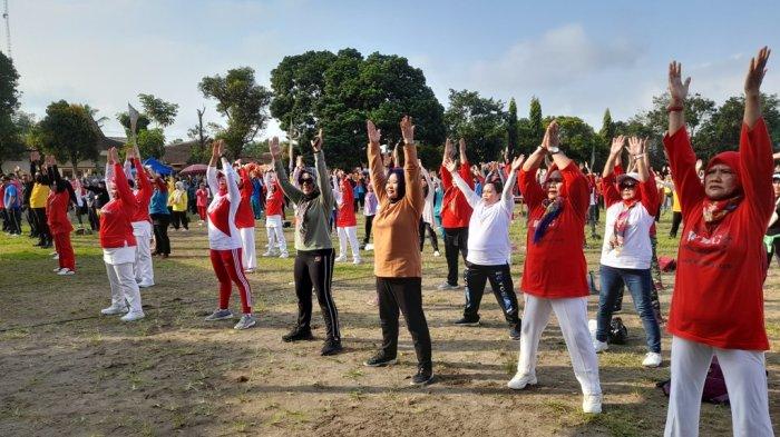 2.000 Orang Ikuti Senam Massal di Lapangan Lumbungrejo - Tribunjogja.com