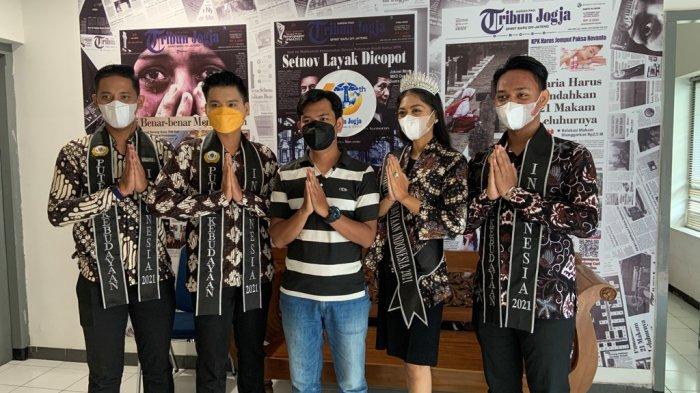 3 Juara Putera dan Puteri Kebudayaan Indonesia 2021 Kunjungi Tribun ...