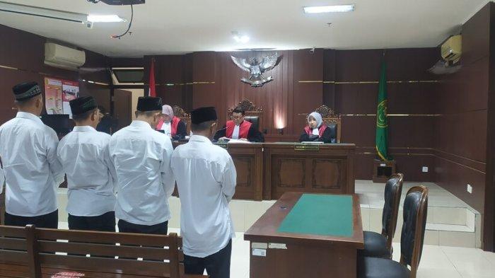 5 Terdakwa Politik Uang Pilkada Sleman, Divonis Percobaan Satu Tahun ... 5 Terdakwa Politik Uang Pilkada Sleman, Divonis Percobaan Satu Tahun ...