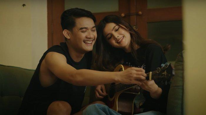 Lirik Lagu dan Terjemahan ALUM – GildCoustic, Trending di YouTube - Tribunjogja.com