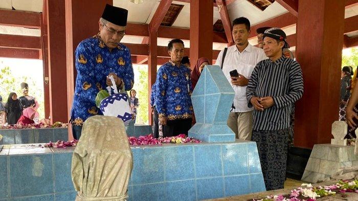 Menyongsong Hari Jadi ke-193 Bantul, Bupati Abdul Halim Muslih Ziarah ...
