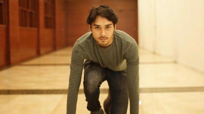 Biodata dan Profil Achmad Megantara, Aktor yang Baru Saja Menikahi Asri ...