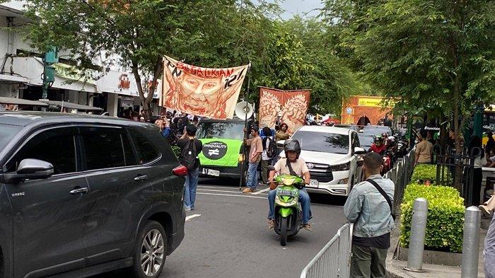 Massa Aliansi Jogja Memanggil Protes Kenaikan PPN 12 Persen, Serukan ...