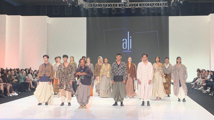 REFERENSI Busana Desainer di Jogja Fashion Week 2024, dari Wastra ...