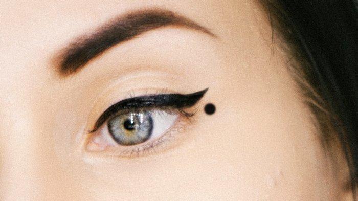 Arti Tahi Lalat di Sudut Luar Mata Menurut Primbon Jawa, Konon Punya ...