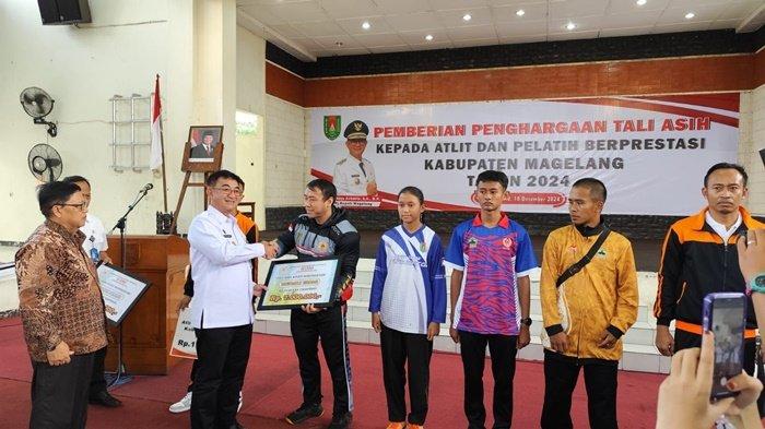 Atlet dan Pelatih Berprestasi di Magelang Terima Penghargaan, Total ...