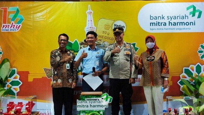 BPRS Mitra Harmoni Yogyakarta Undi Tabungan Berhadiah Aneka Emas - Tribunjogja.com