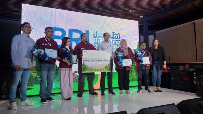 Lima Wartawan Tribun Network Raih Beasiswa S2 BRI Fellowship Journalism ...