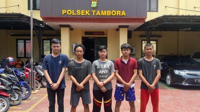 Berita Kriminal: Gengster Gang Sabar Serang Pemuda yang Nongkrong di ...