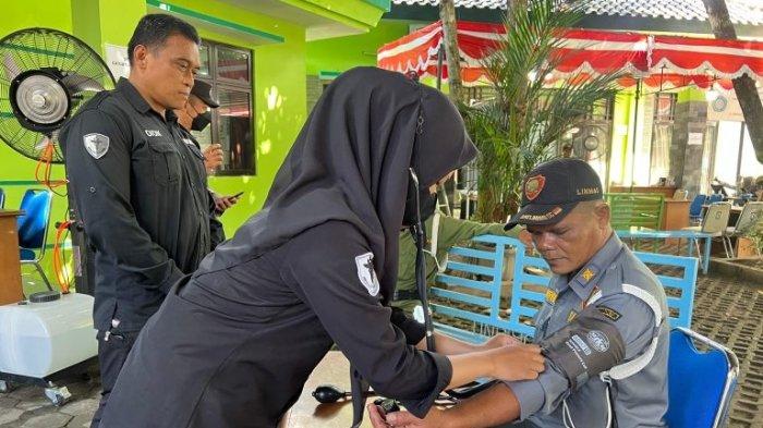 Biddokkes Polda DIY Gelar Pemeriksaan Kesehatan untuk Petugas PPK Kapanewon Depok Sleman ...