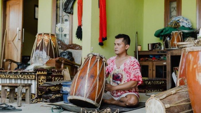 Bondho Gongso, Pewaris Sekaligus Pengrajin Alat Gamelan yang Masih ...