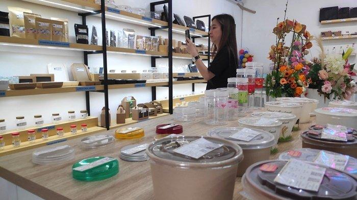 Wajah Baru Toko Plastik dan Kemasan 60, Lebih Modern dengan Experience ...