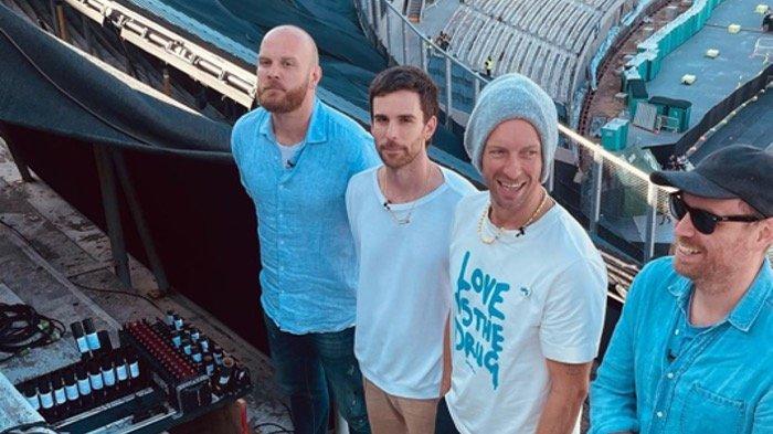 Coldplay Manggung di GBK 15 November 2023, Chris Martin: Konser Pertama ...