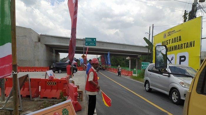 Exit Tol Tamanmartani Mulai Dibuka Fungsional, Kendaraan Terpantau ...