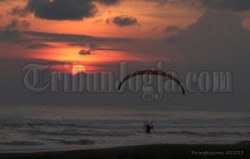Foto Penerjun JAS 2013 Kala Sunset - Tribunjogja.com