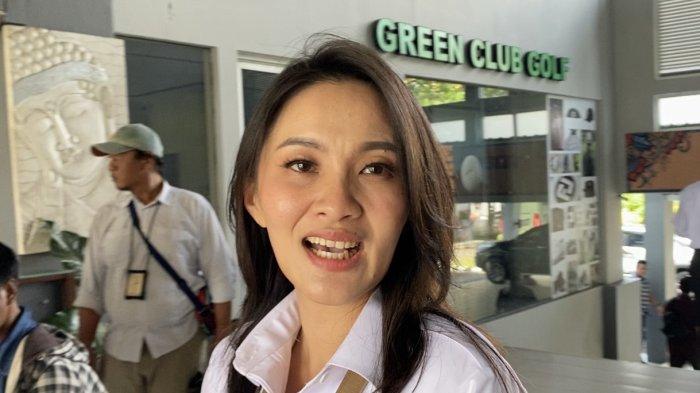 Pulang Ibadah Saat Retret Kepala Daerah, Gubernur Maluku Utara Sherly ... Pulang Ibadah Saat Retret Kepala Daerah, Gubernur Maluku Utara Sherly ...