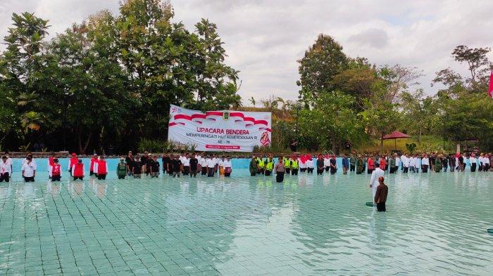 HUT ke-78 RI, Ratusan Warga Ikuti Upacara di Dalam Kolam Umbul Siblarak Klaten - Tribunjogja.com