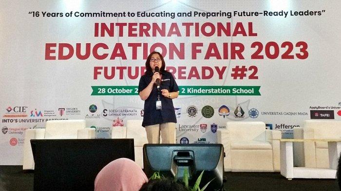 Kenalkan Dunia Kuliah Sejak Dini, Kinderstation School Gelar ...