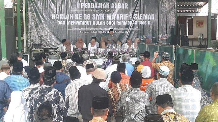 Harlah ke-36 SMK Ma'arif 2 Sleman, Siswa-siswi Dibekali Penguatan Iman lewat Pengajian Akbar ...