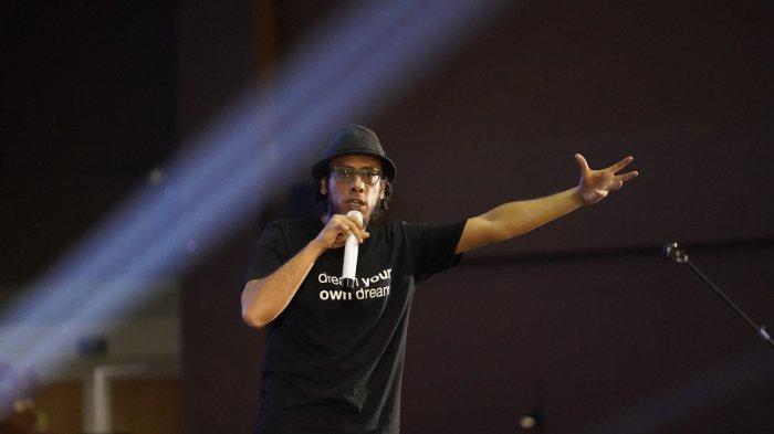 Sineas Muda Ismail Basbeth Berikan Motivasi untuk Mahasiswa Baru UMY ...