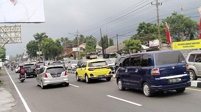 Jalur Tempel Sleman Ramai Lancar, Kendaraan Masuk DIY Lebih Banyak ...