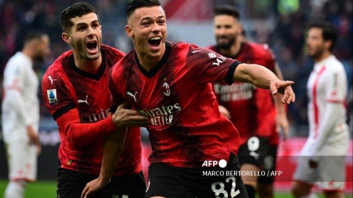 AC MILAN 3-0 Monza: Stefano Pioli Bicara Formasi Aneh di San Siro - Halaman all - Tribunjogja.com
