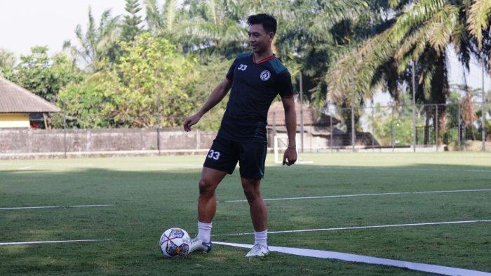 Gelandang PSS Sleman Wahyudi Hamisi Akui Kevin Gomes Bantu Proses ...