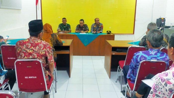 Kapolsek Muntilan Ajak Peran Aktif Kades dan Lurah Antisipasi Petasan ... Kapolsek Muntilan Ajak Peran Aktif Kades dan Lurah Antisipasi Petasan ...